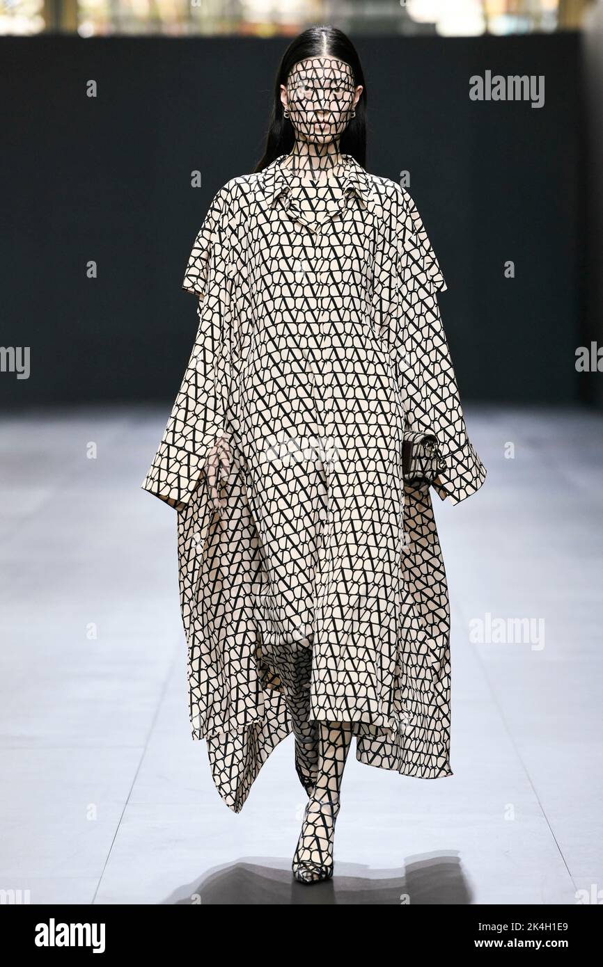 VALENTINO SS23 runway during Paris fashion Week on October 2022 - Paris ...