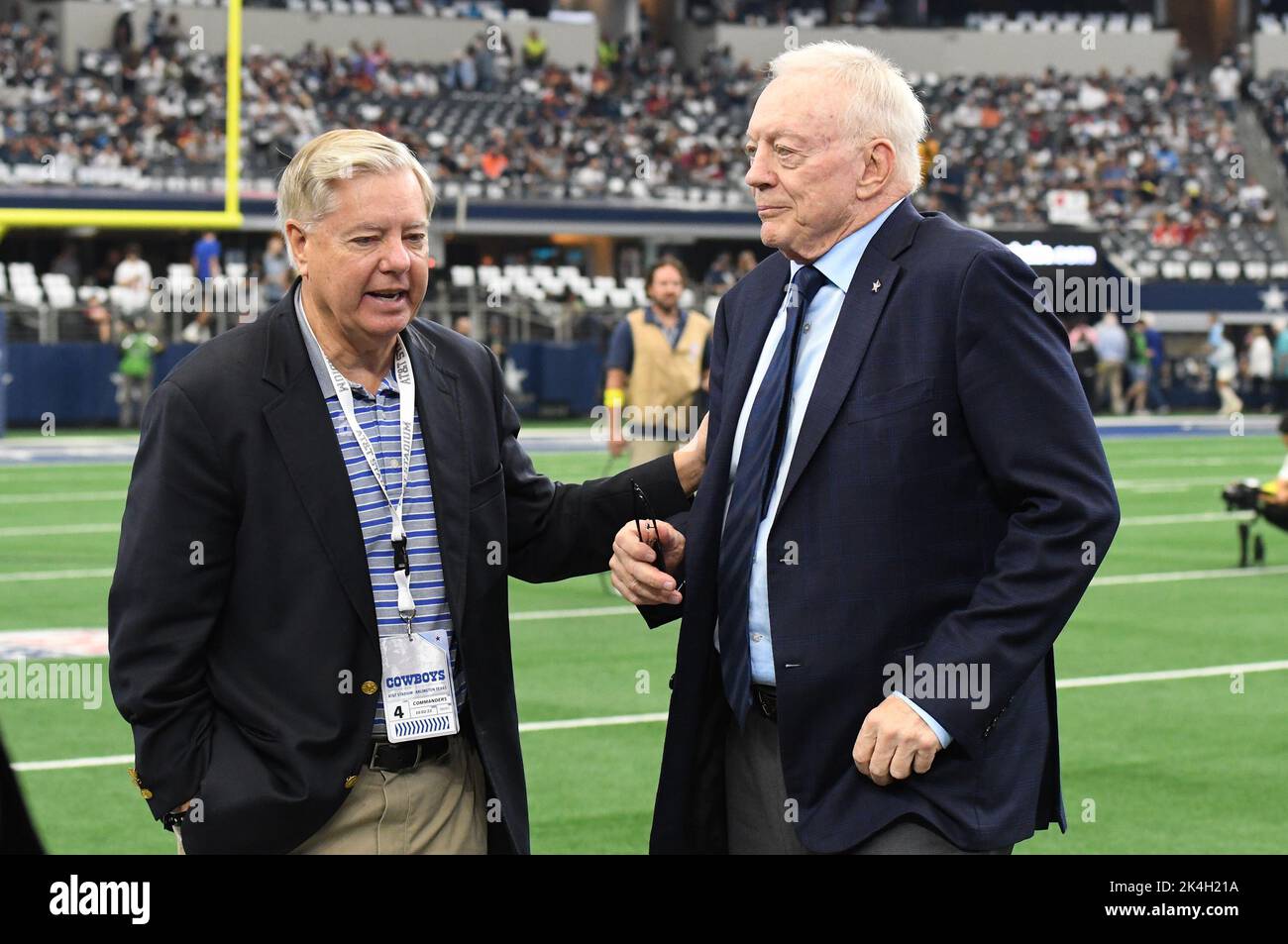 Arlington, United States. 02nd Oct, 2022. Dallas Cowboys owner and ...