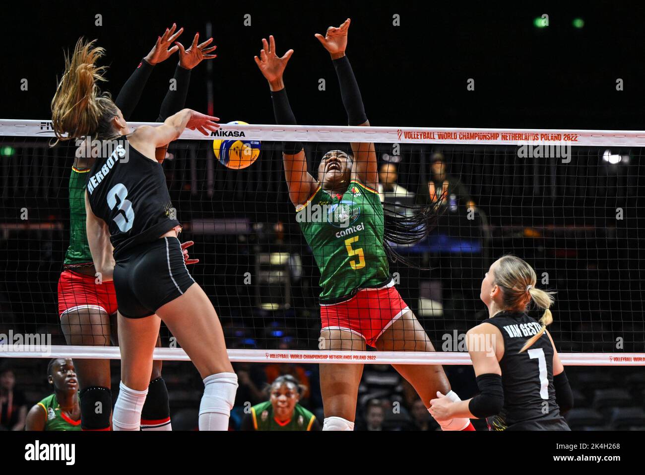 Paule arielle olomo hi-res stock photography and images - Alamy