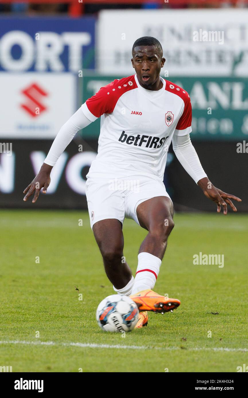 Antwerp's William Pacho Tenorio pictured in action during a soccer ...