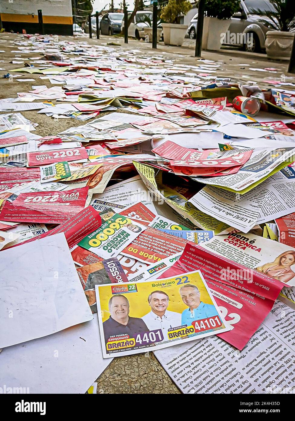 Brazil. 02nd Oct, 2022. Rio De Janeiro, Brazil. 02nd Oct, 2022. Many ...