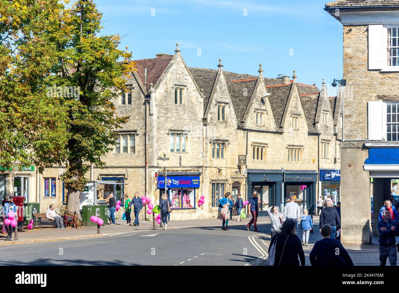 Witney High Street, Witney, Oxfordshire, England, United Kingdom Stock ...