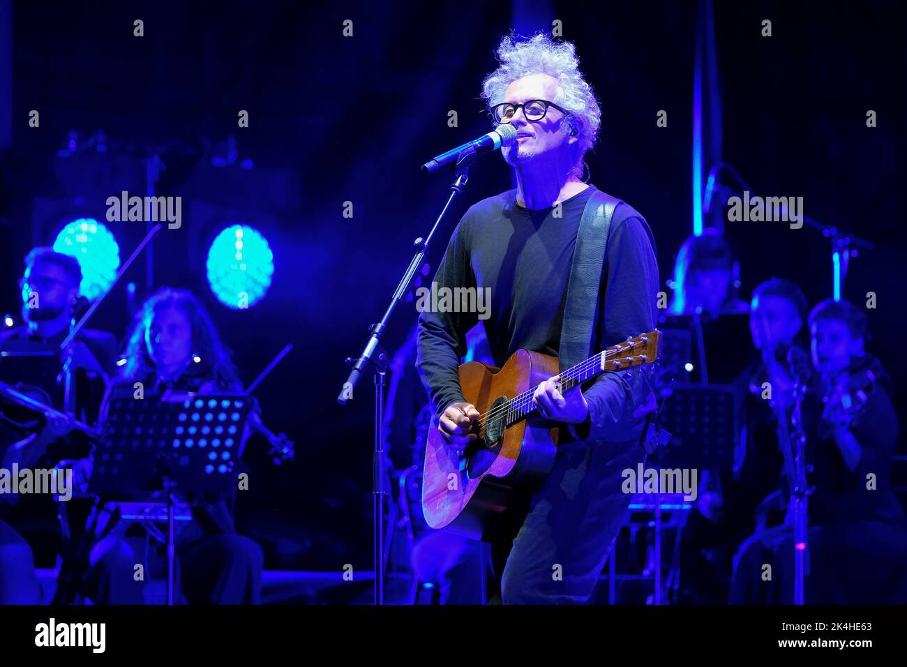 Verona, Italia. 02nd Oct, 2022. The Italian singer songwriter Niccolo ...