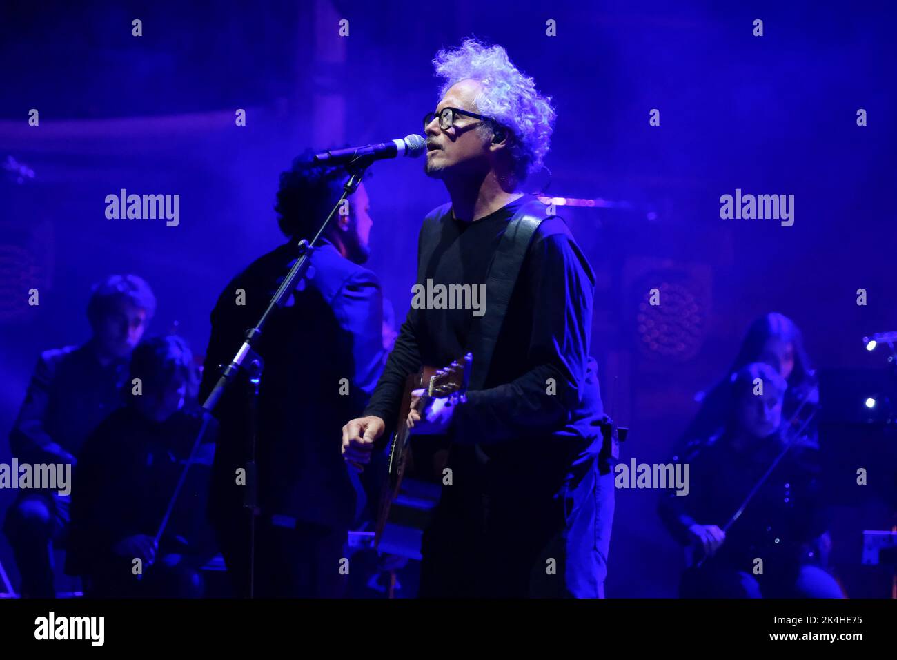 Verona, Italia. 02nd Oct, 2022. The Italian singer songwriter Niccolo ...