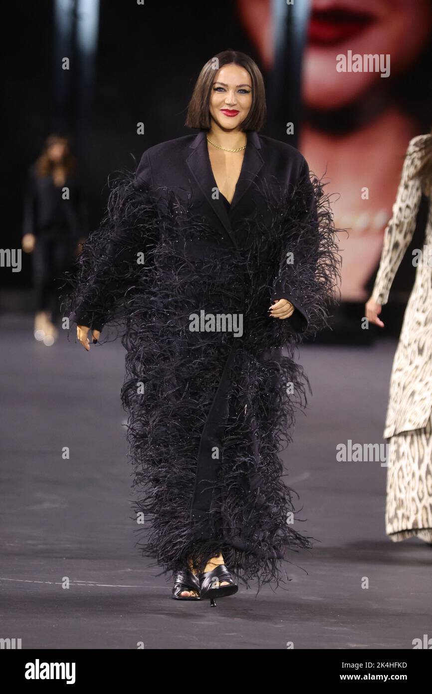 Militza Yovanka walks the runway for the L’Oreal Womenswear Spring ...