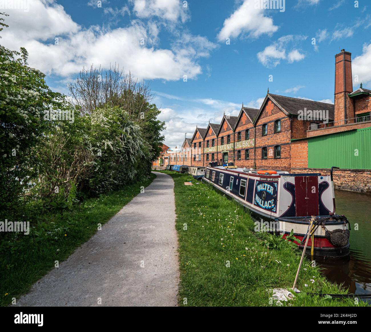 Old Joules stone ales and Narrow boats Stock Photo - Alamy