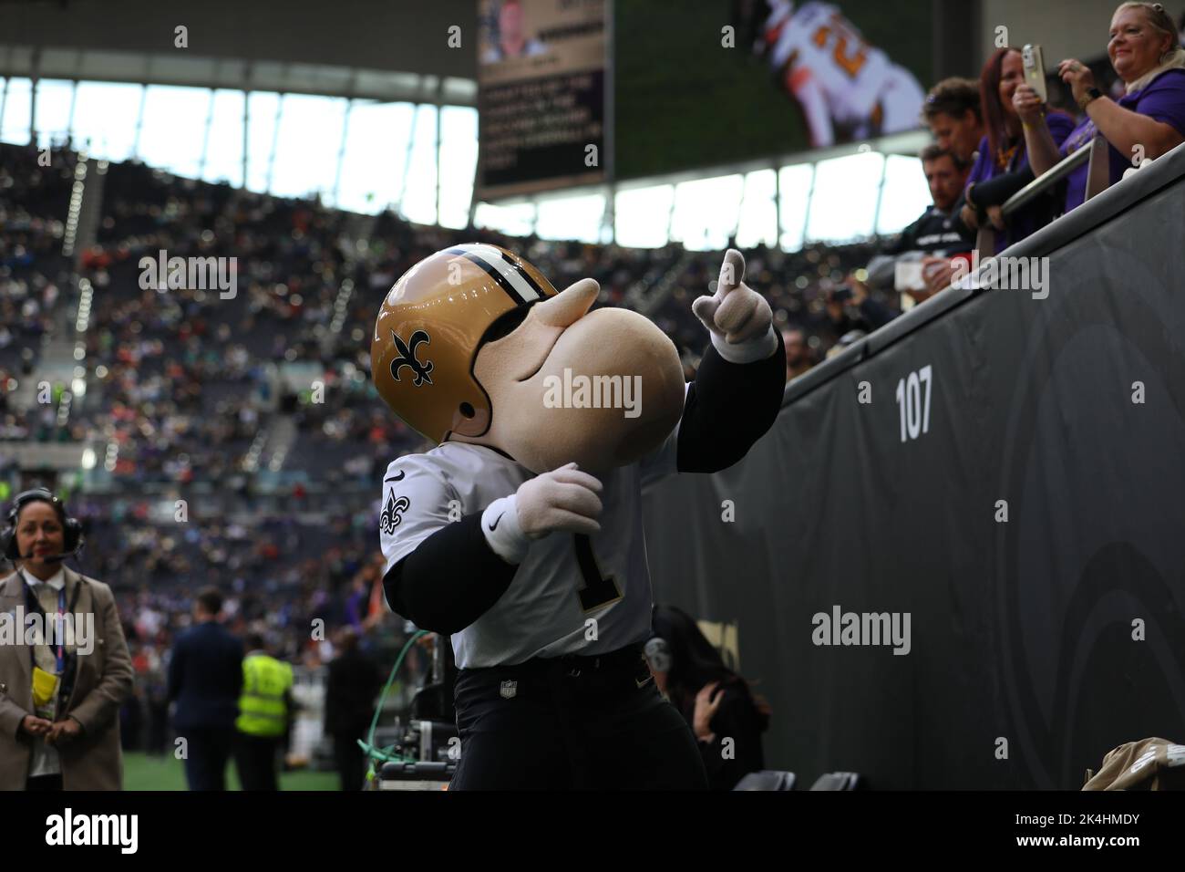 Sir saint mascot hi-res stock photography and images - Alamy