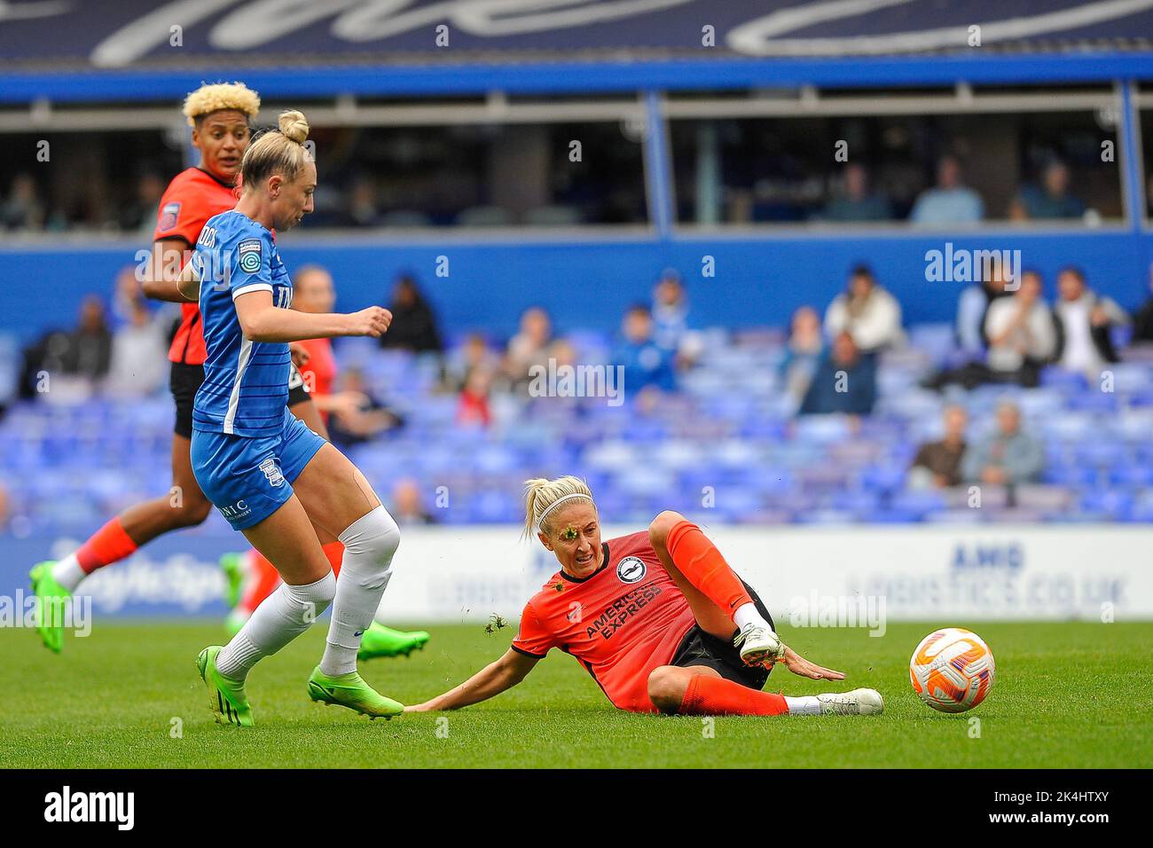 Birmingham,UK. 2nd October, 2022. Key tackle from Emma Kullberg of ...