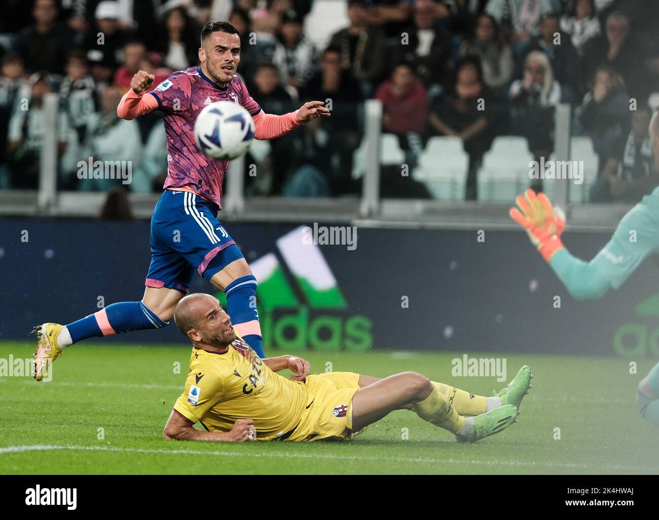 Juventus fc filip kostic 2022 hi-res stock photography and images - Alamy