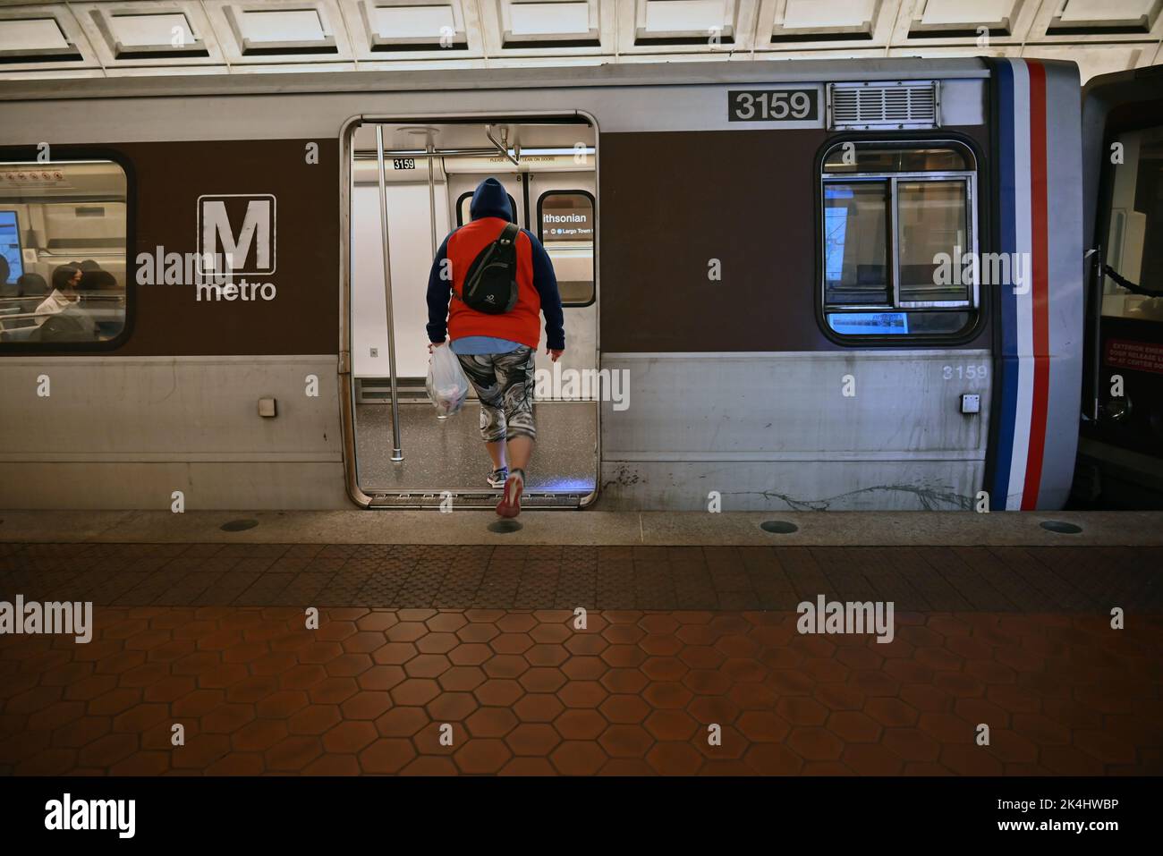 Subway system hi-res stock photography and images - Alamy