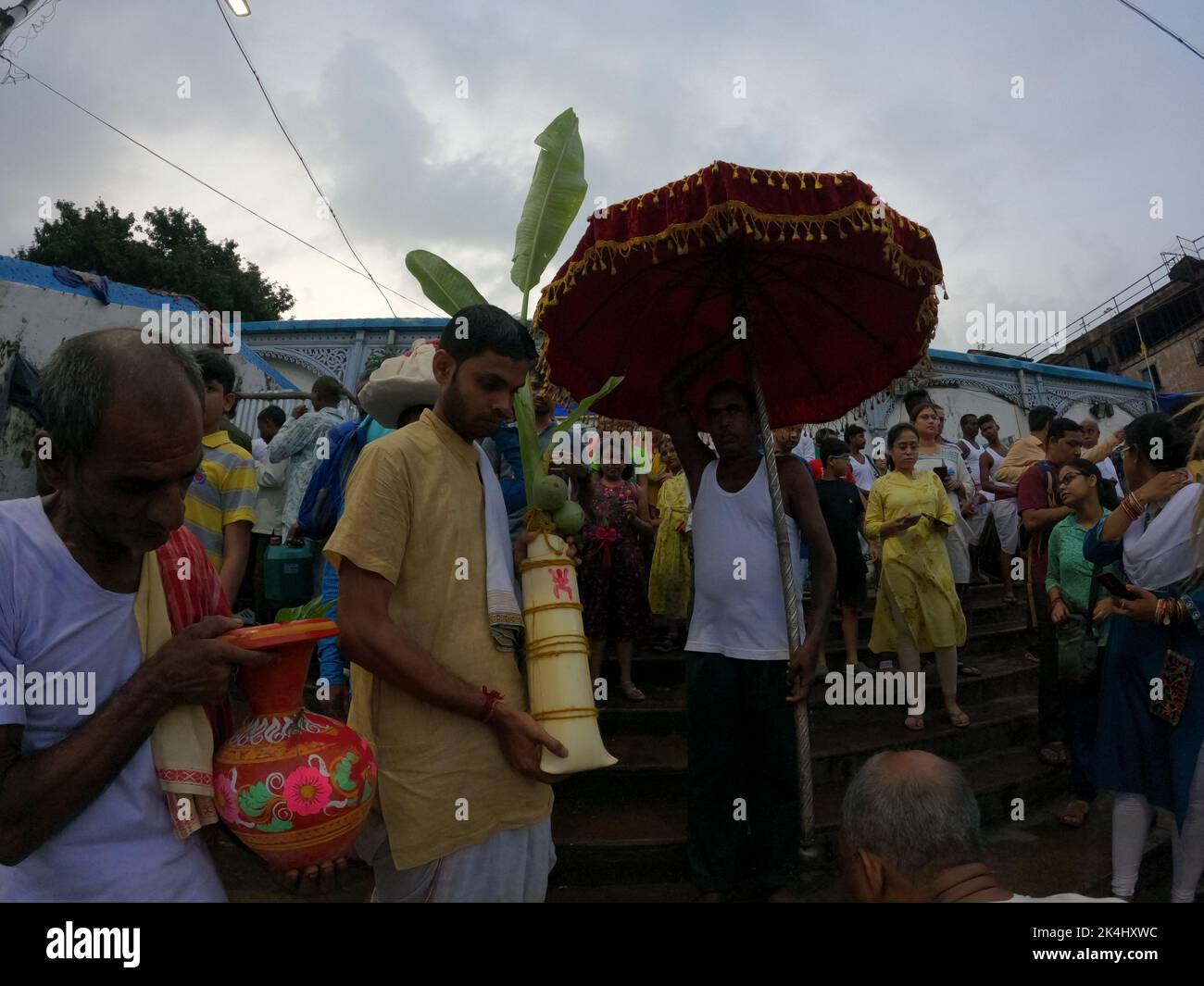 October 2, 2022, Kolkata, West Bengal, India: Hindu devotees perform ...