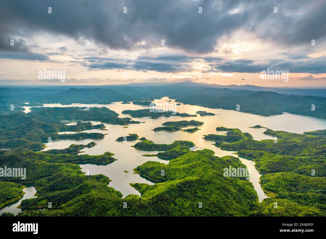 Dak dak island hi-res stock photography and images - Alamy