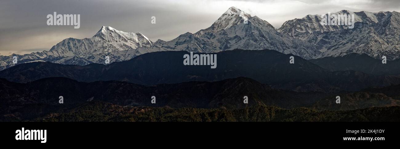 Panoramic view of a Trishul peak of Himalayan mountain range Stock ...