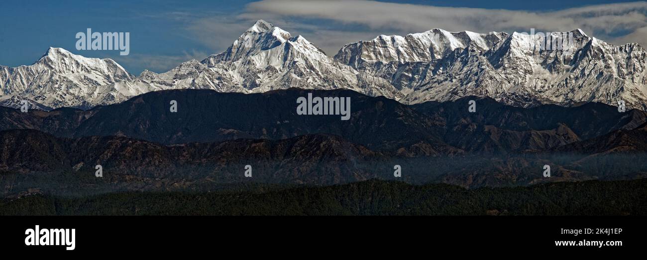 Trishul mountain range hi-res stock photography and images - Alamy