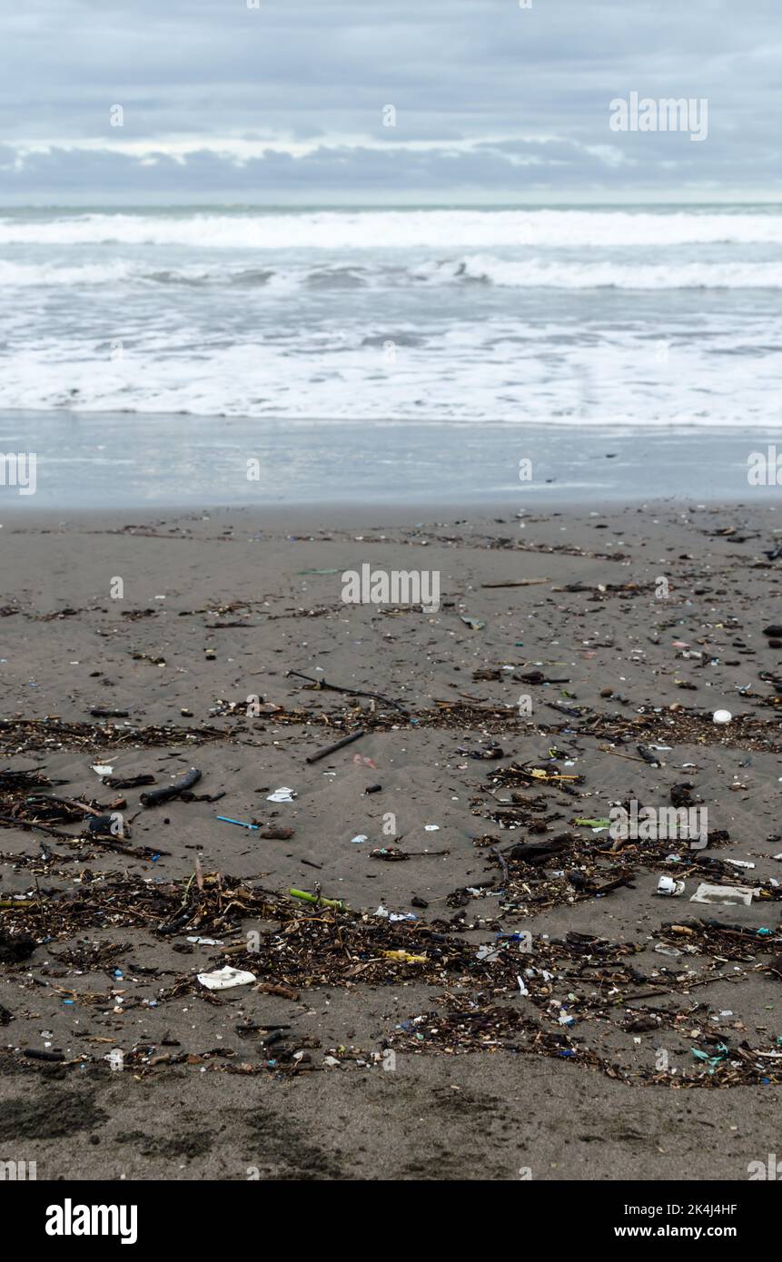 Plastic pollution on the beach Stock Photo - Alamy