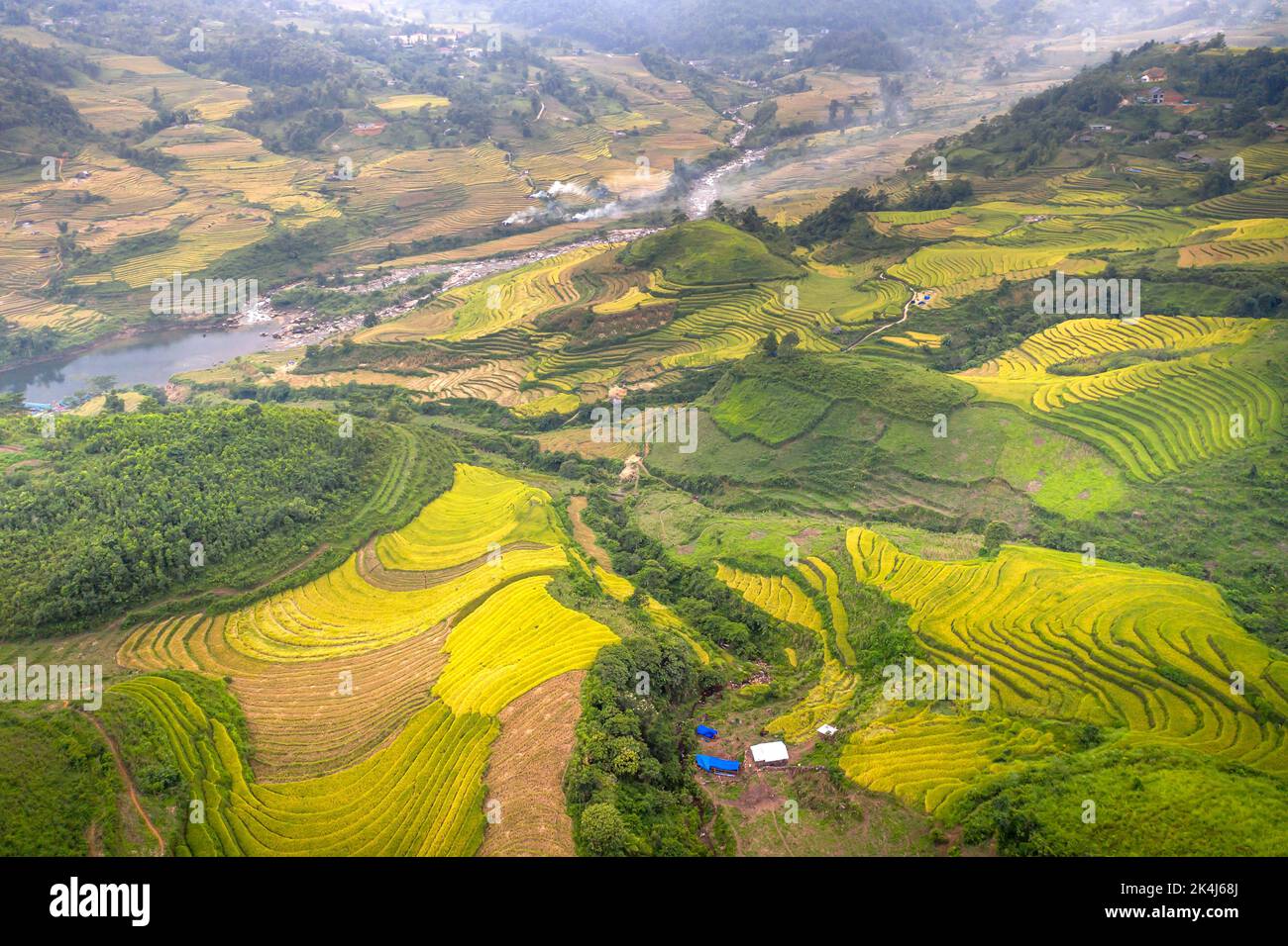 Admire the beautiful terraced fields in Y Ty commune, Bat Xat district ...