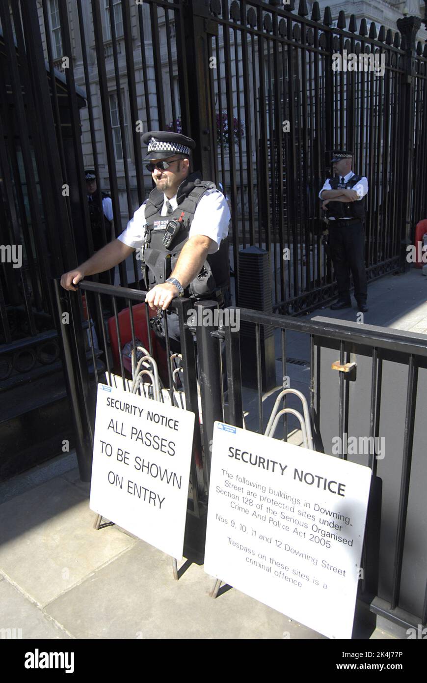 London/Engfland /British police officer on duty at main door 10 Downing ...
