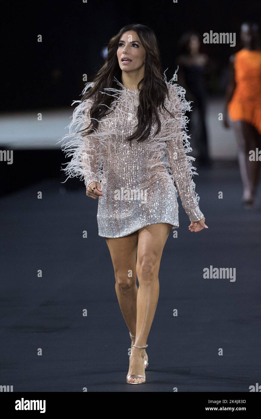 Eva Longoria Attending The Loreal Womenswear Springsummer 2023 Show