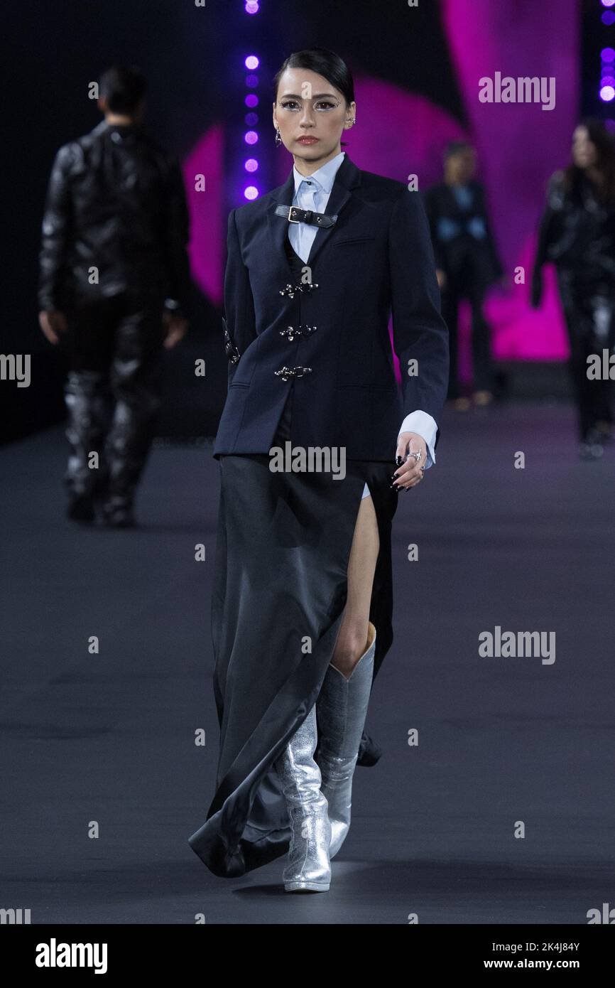 Tamara Dai walksthe runway during the L'Oreal Womenswear Spring/Summer ...