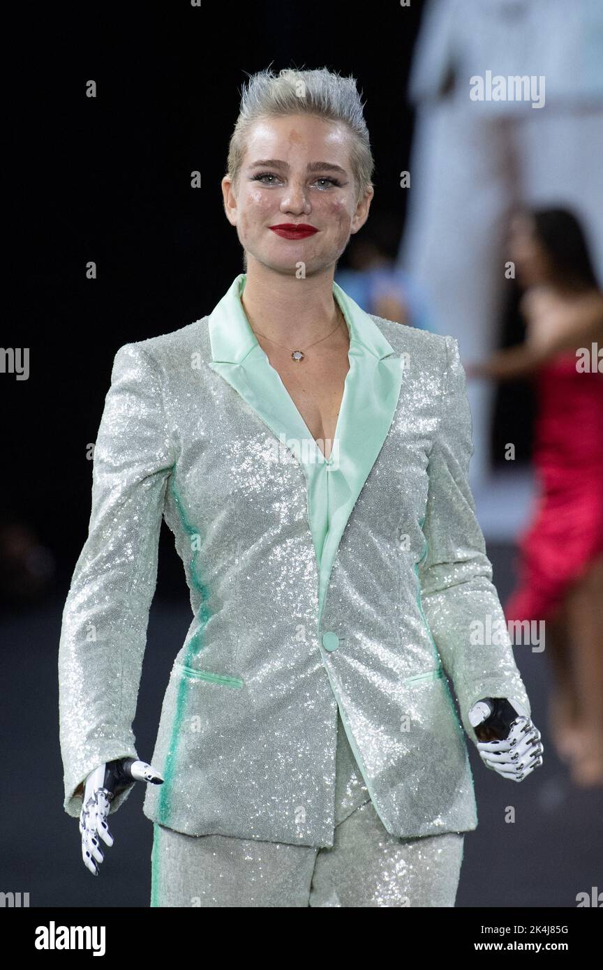 Bebe Vio walks the runway during the L'Oreal Womenswear Spring/Summer ...