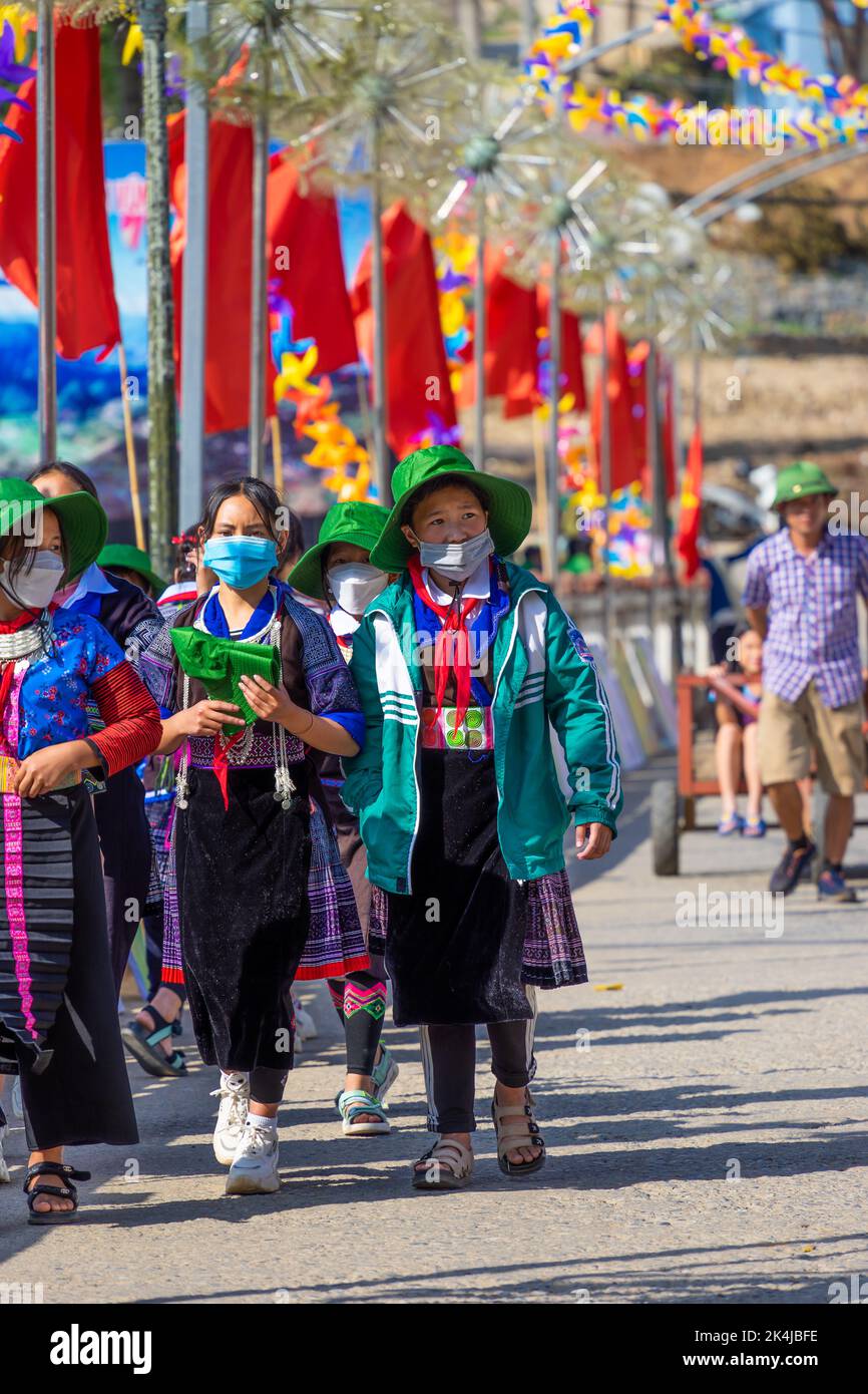 Mu Cang Chai, Vietnam - 24 Sep 2022: Hmong ethnic minority people in Mu ...