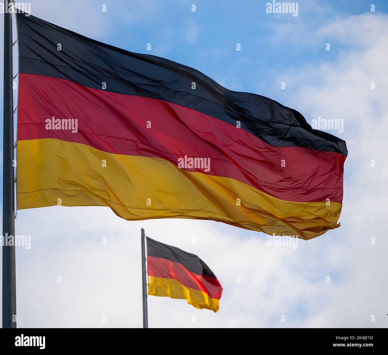 Berlin, Germany. 03rd Oct, 2022. The German flags on the Reichstag ...