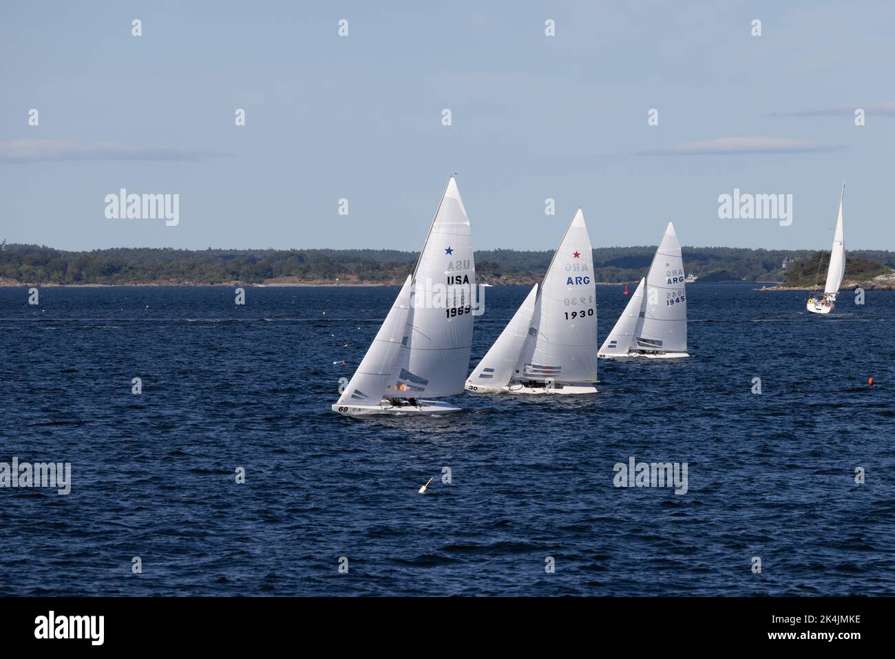 Etchells class Fleet racing sailboat yachts in the sea - Bacardi cup ...