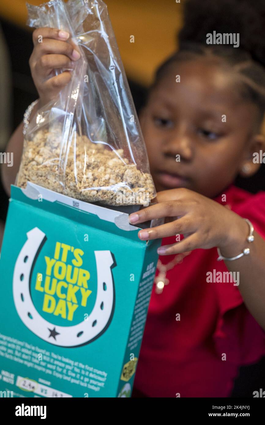 2022-10-03 09:09:23 AMSTERDAM - Schoolchildren during the Mayor's ...