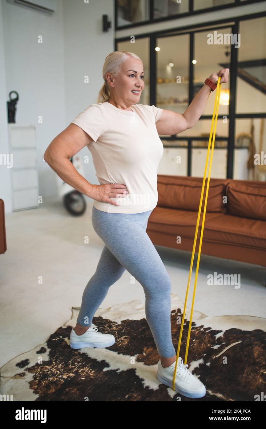 Lady workout hi-res stock photography and images - Alamy