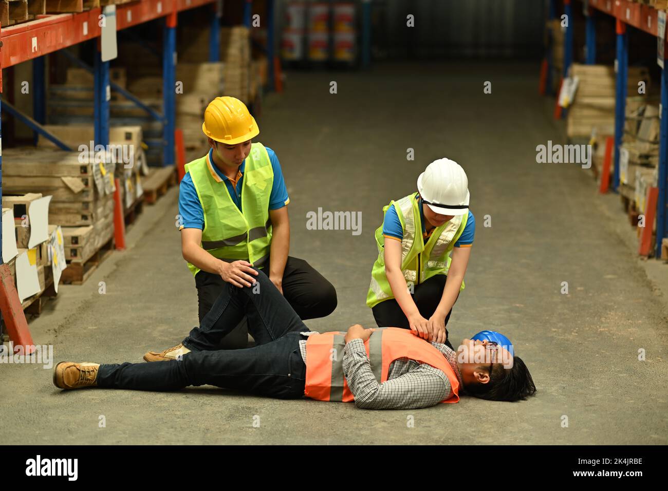 Workplace injury first aid hi-res stock photography and images - Alamy