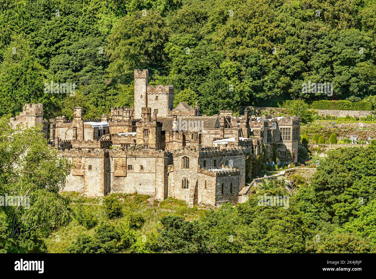 Haddon Hall Castle, Bakewell, England, UK Stock Photo - Alamy