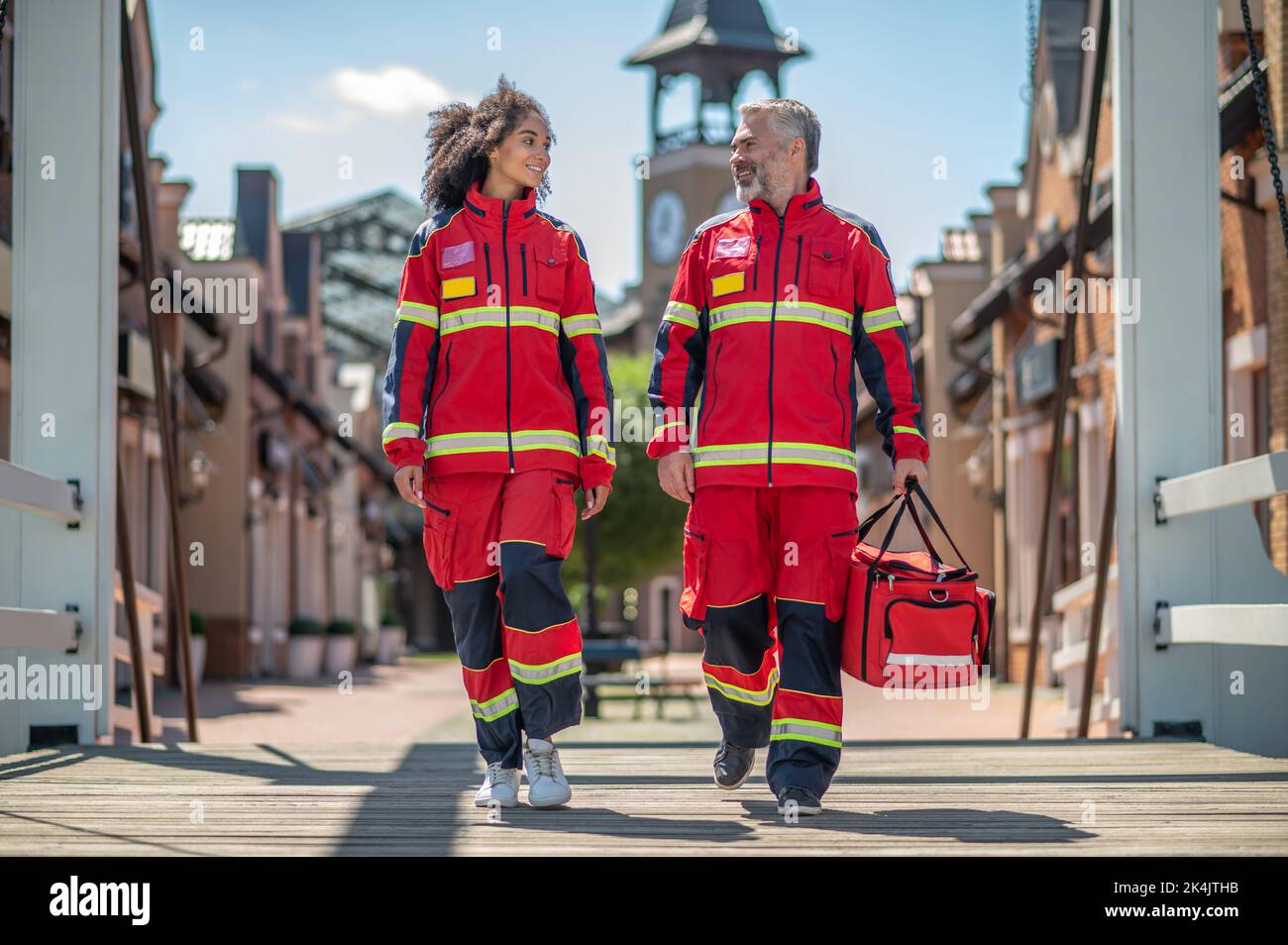 Paramedical staff hi-res stock photography and images - Alamy