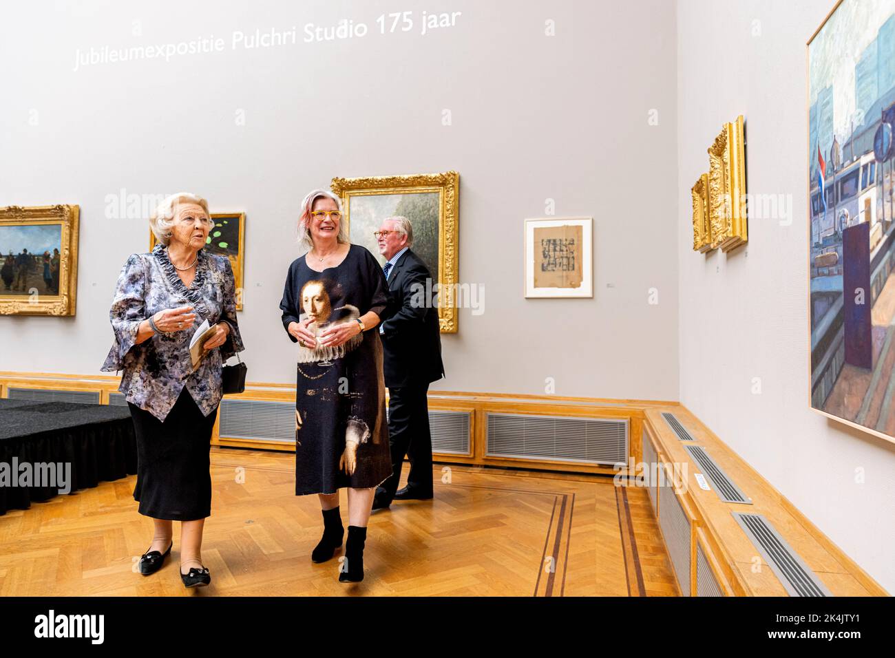 THE HAGUE - Princess Beatrix opens the jubilee exhibition of artists ...