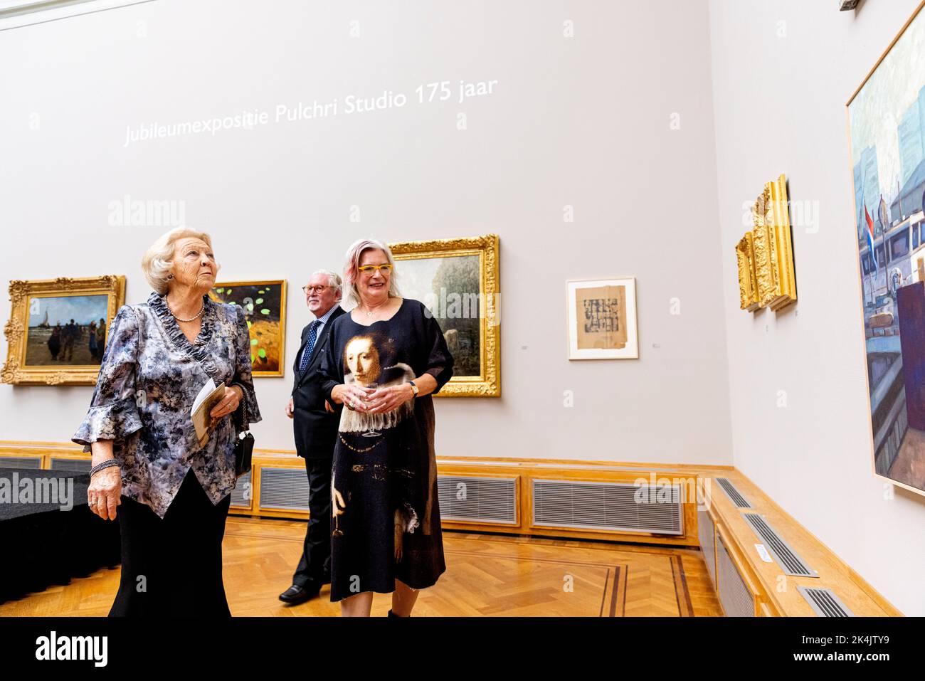 THE HAGUE - Princess Beatrix opens the jubilee exhibition of artists ...