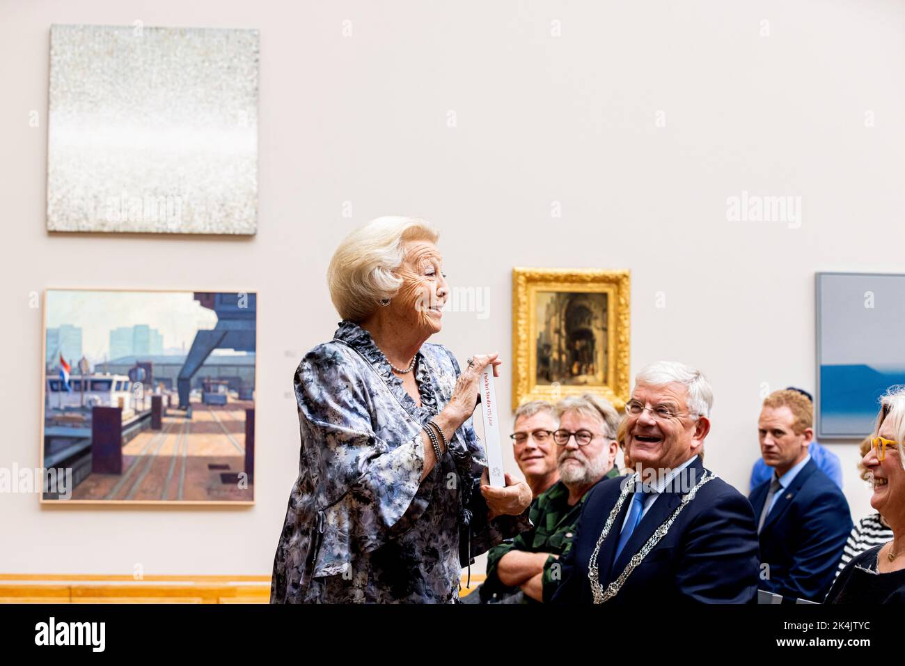 THE HAGUE - Princess Beatrix opens the jubilee exhibition of artists ...