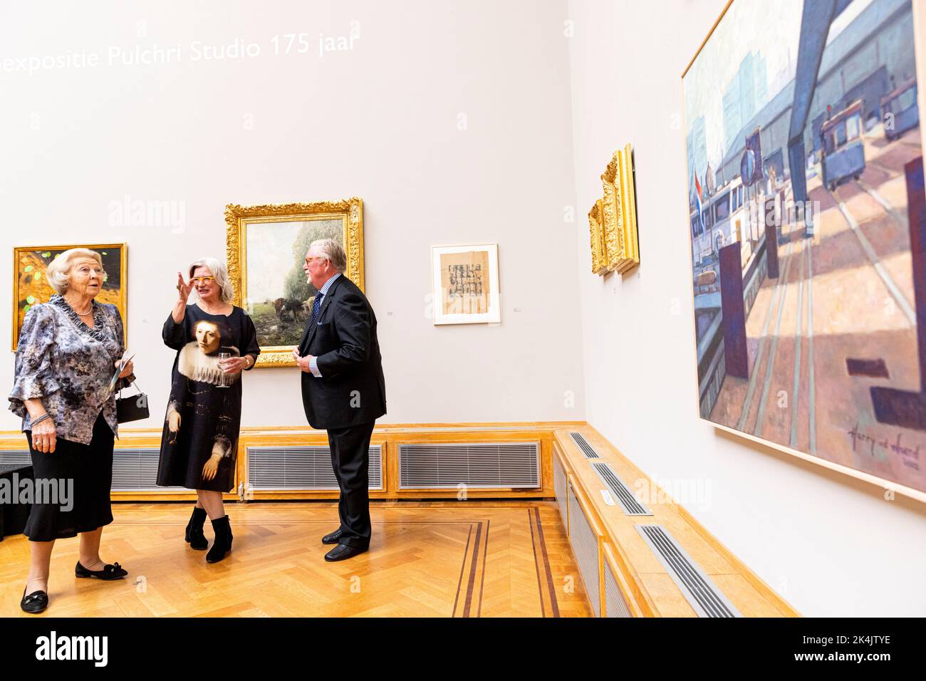 THE HAGUE - Princess Beatrix opens the jubilee exhibition of artists ...