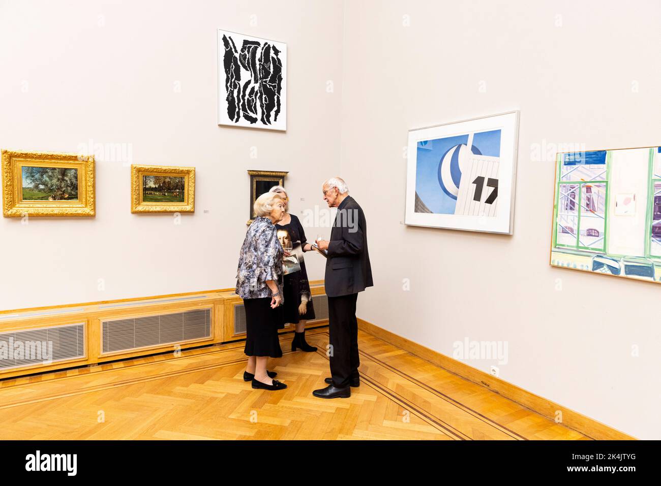 THE HAGUE - Princess Beatrix opens the jubilee exhibition of artists ...