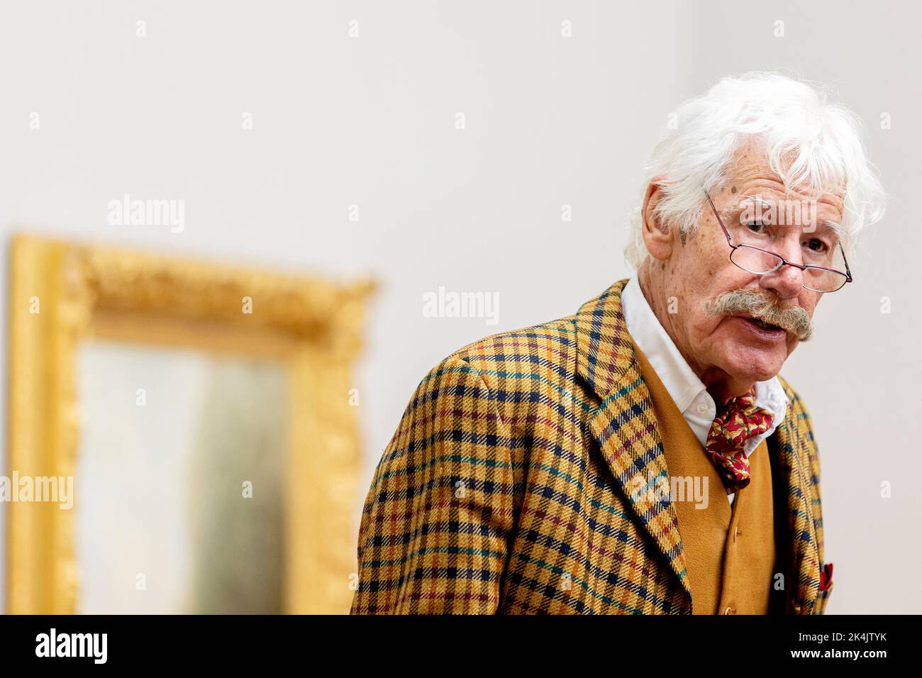 THE HAGUE - Princess Beatrix opens the jubilee exhibition of artists ...