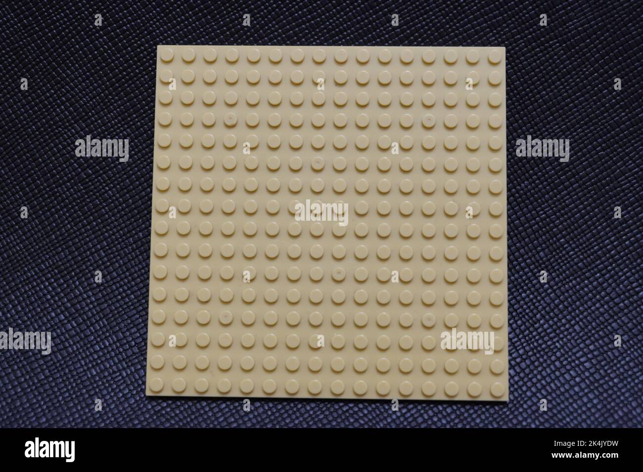 Seamless vector pattern of building brick blocks toy like Lego ...