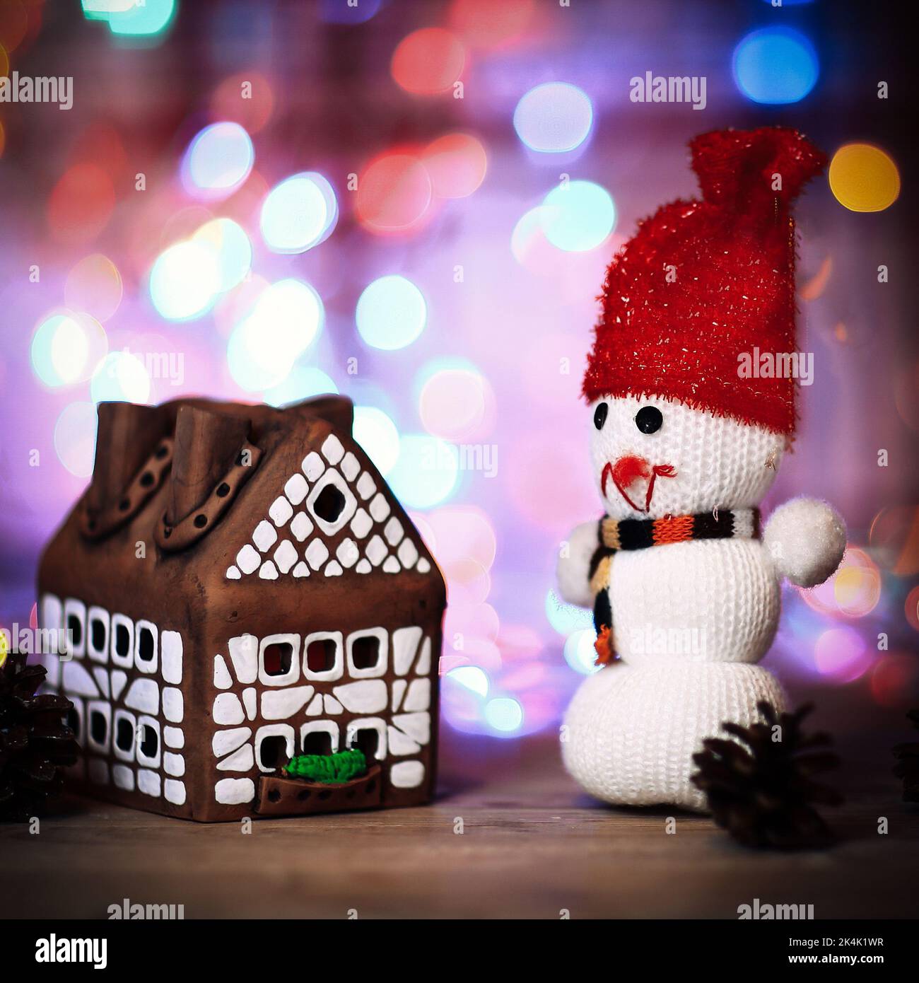 Gingerbread toy house snowman hi-res stock photography and images - Alamy