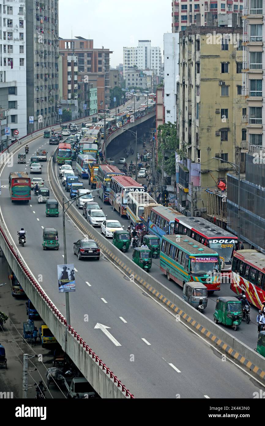 The road to Gulistan end the Mayor Hanif flyover has become a living ...