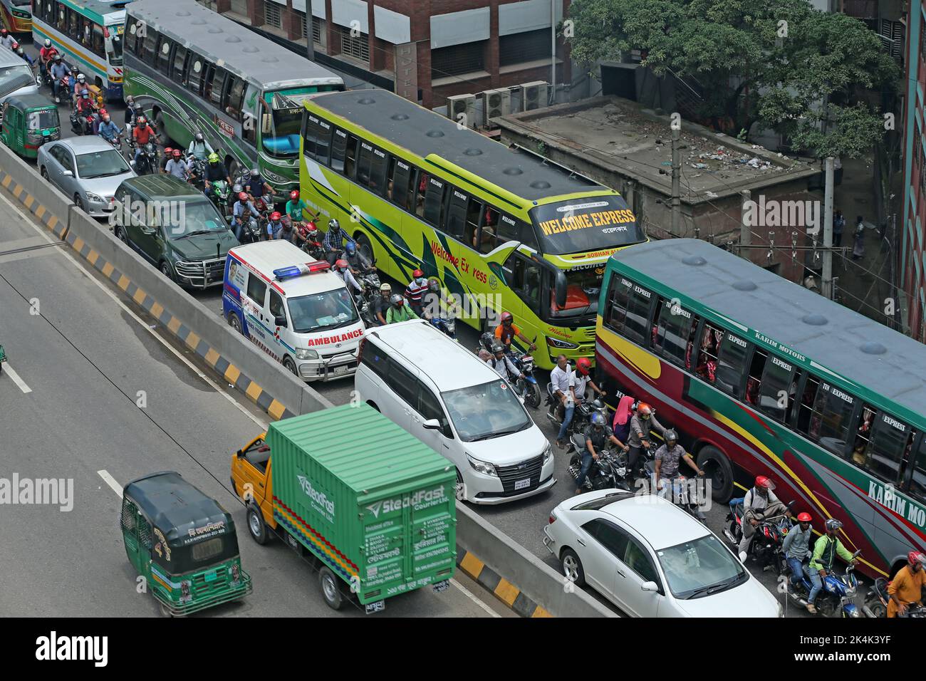The road to Gulistan end the Mayor Hanif flyover has become a living ...