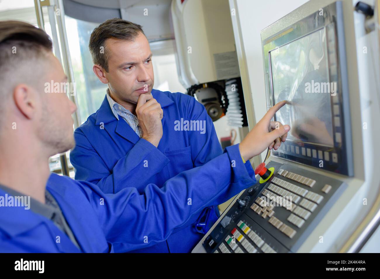 Monitor superior hi-res stock photography and images - Alamy