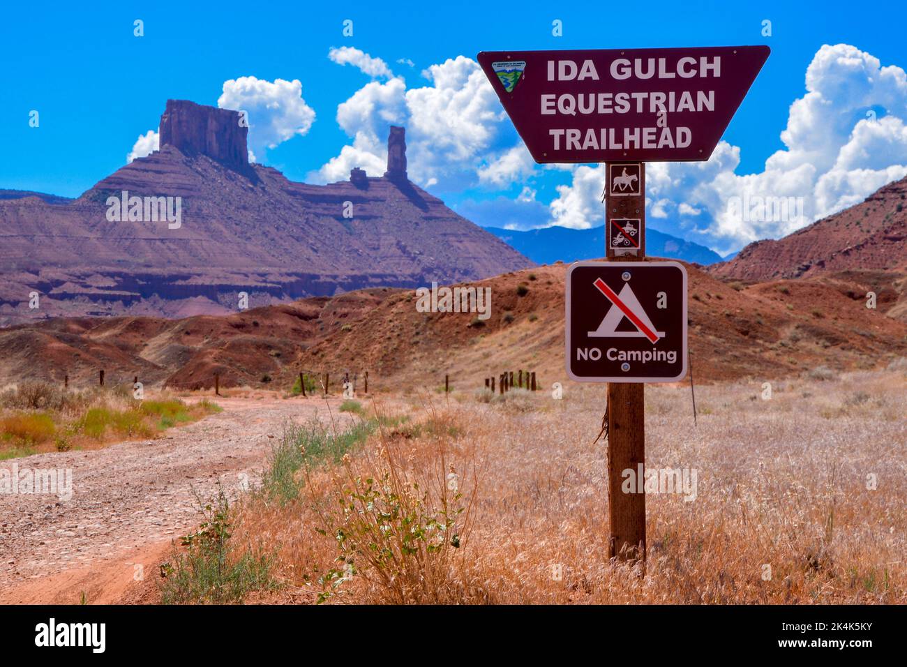 Sourist signs hi-res stock photography and images - Alamy