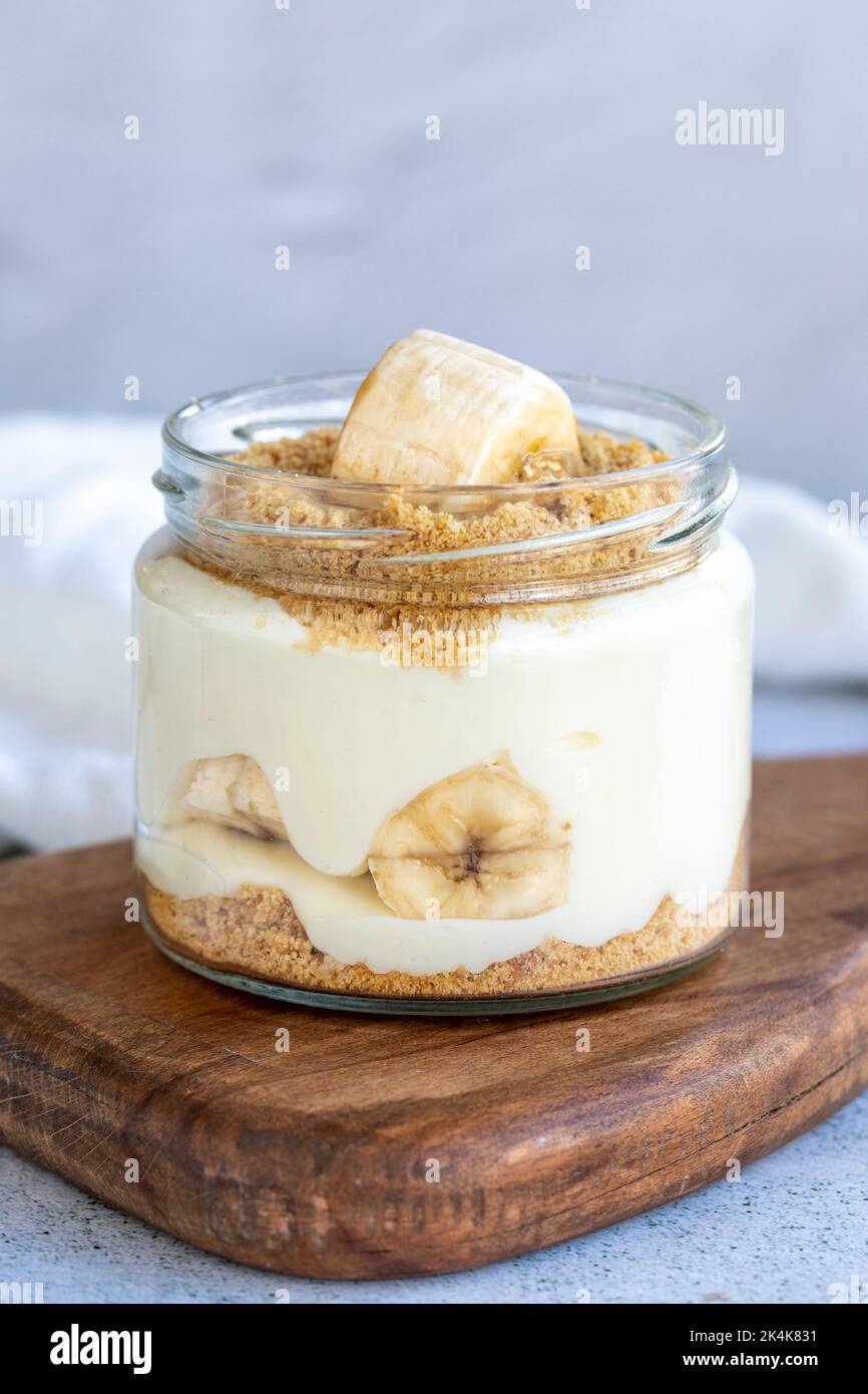 Magnolia dessert hi-res stock photography and images - Alamy