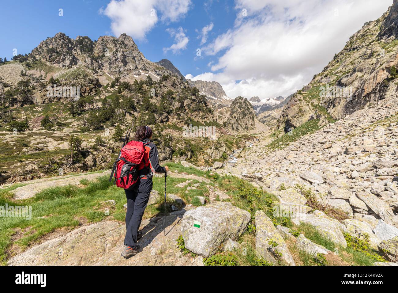 Route to Remuñe Ibón (lake), Gorge of Remuñe, Natural Park of Posets ...