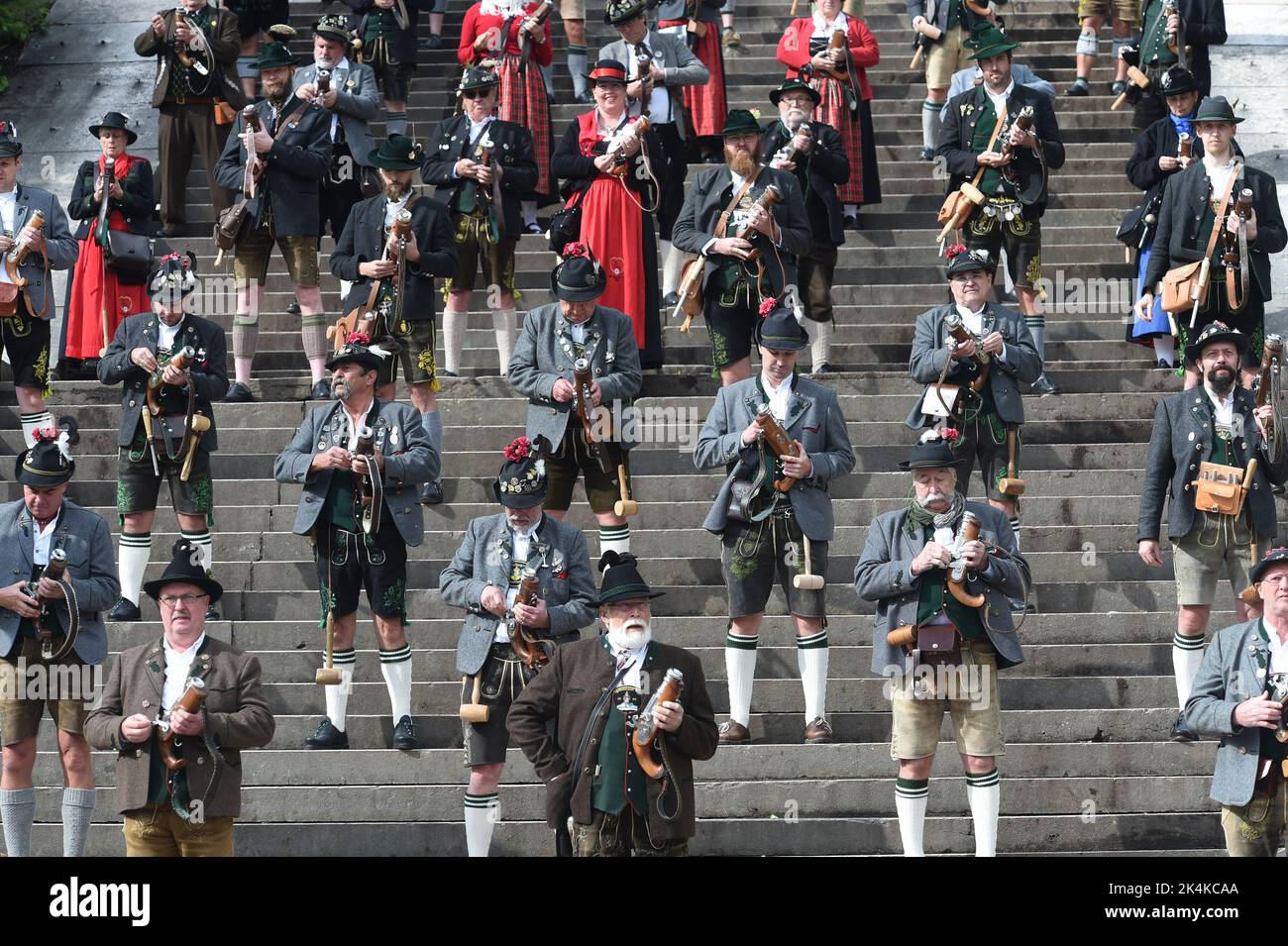 Munich, Germany. 03rd Oct, 2022. Boeller gunners stand on the steps of ...