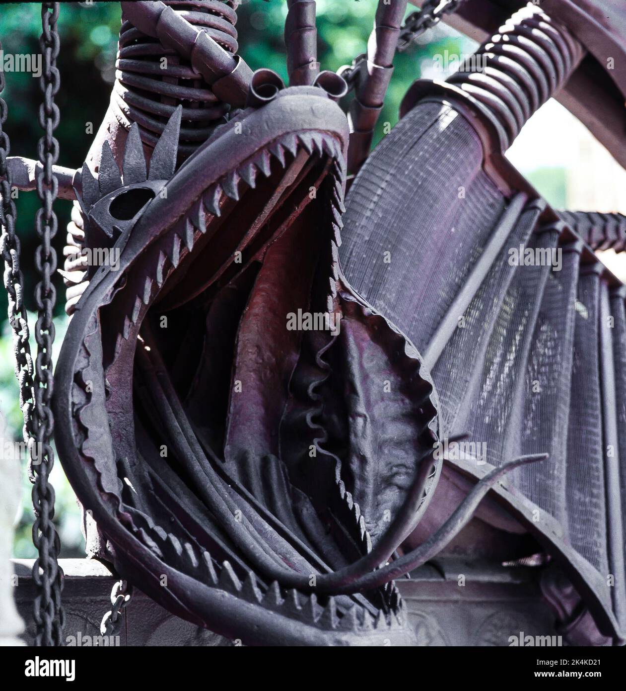 Antoni Gaudi/ Finca Guell, Av. de Pedralbes, 7 de Barcelona. Detalle de ...