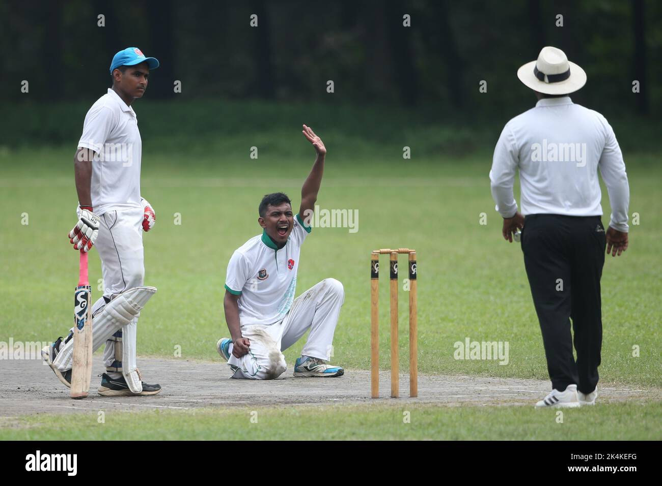 Prime Bank National School Cricket Tournament 2021-22 match between ...