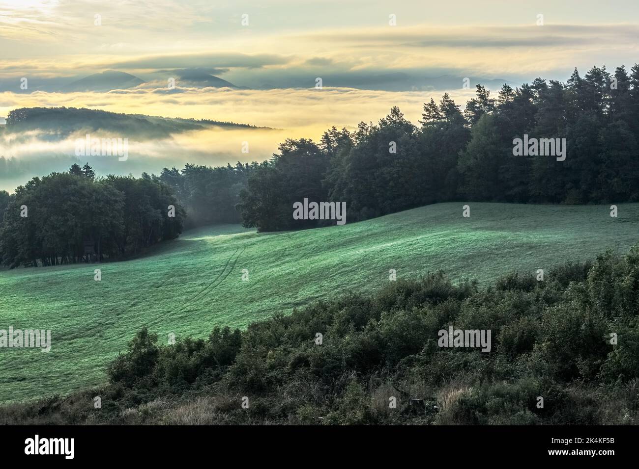 Rolling fog hi-res stock photography and images - Alamy